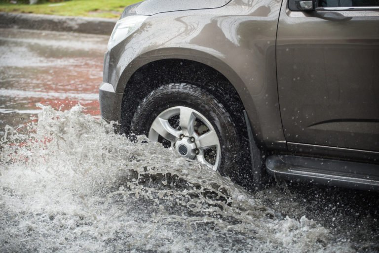 Safe Driving On Wet Roads Dangers Of Hydroplaning